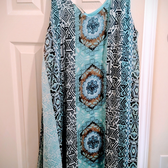 Allison Brittney | Dresses | Allison Brittney Blue And Black Resort ...